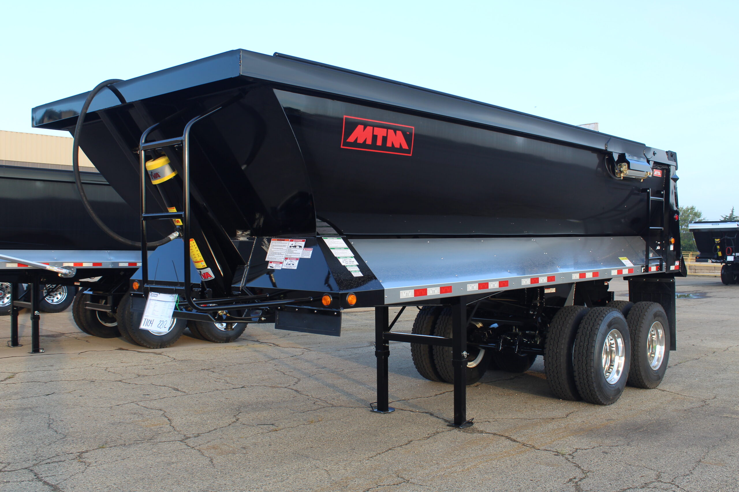 23' Half Round | Quarter Frame T104 For Sale - MTM Trailers