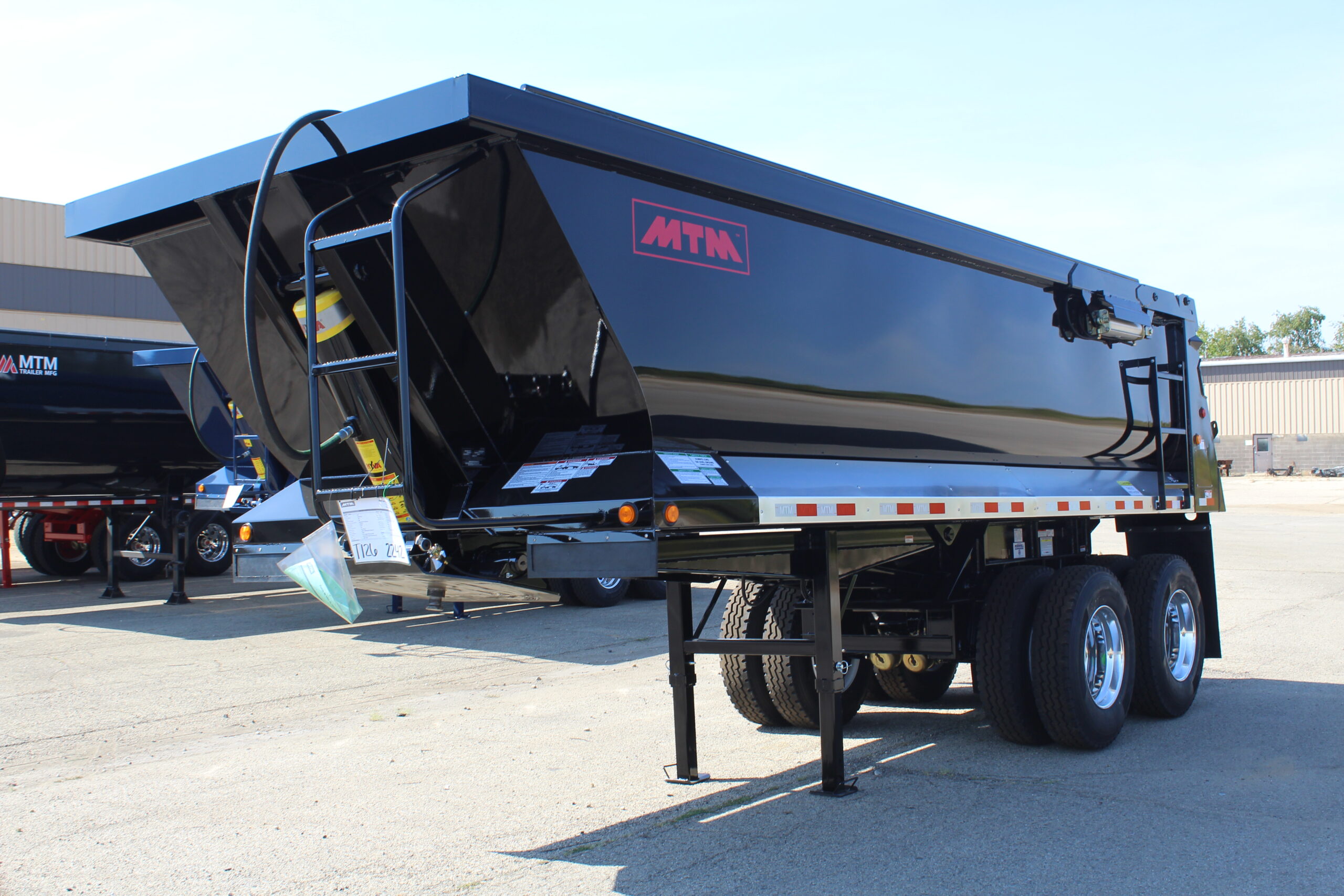 23' Flat Floor | Quarter Frame T126 For Sale - MTM Trailers